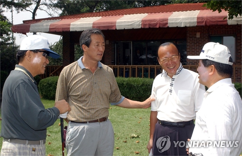 Chairman Kim Seung-yeon's 'field management' at the golf course... He ...